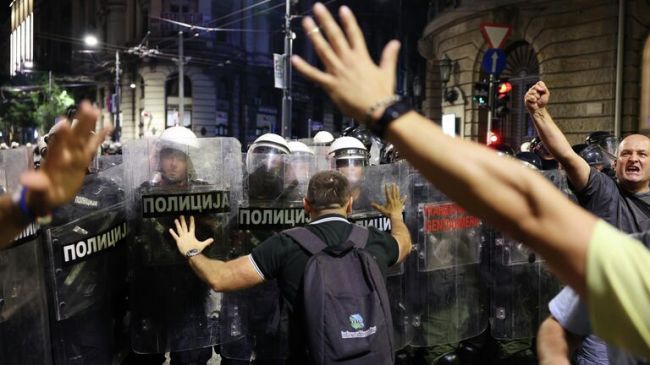 Вучич пообещал разобрать возведенные протестующим баррикады — EADaily, 8 июля 2025 — Вучич ...